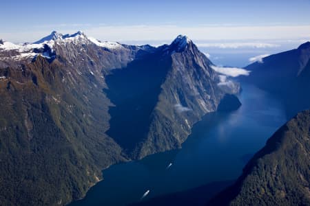 Aerial Photography Milford Sound - Airview Online